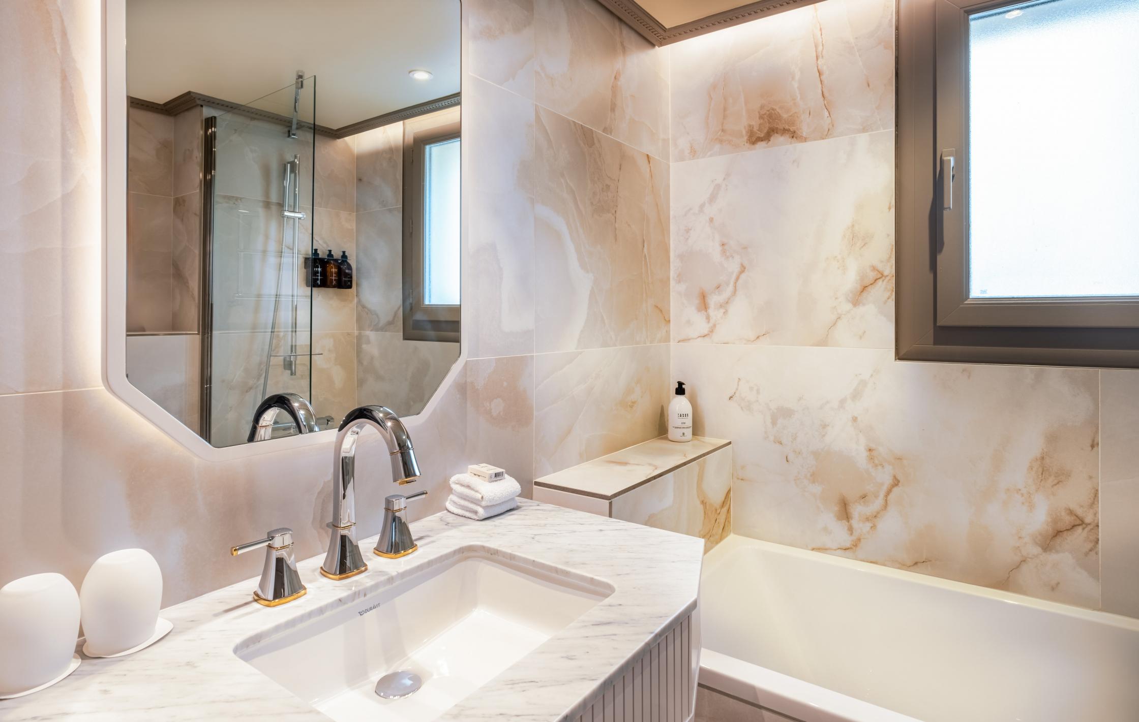 The Derby Alma Hotel, Paris | Communicating Rooms
